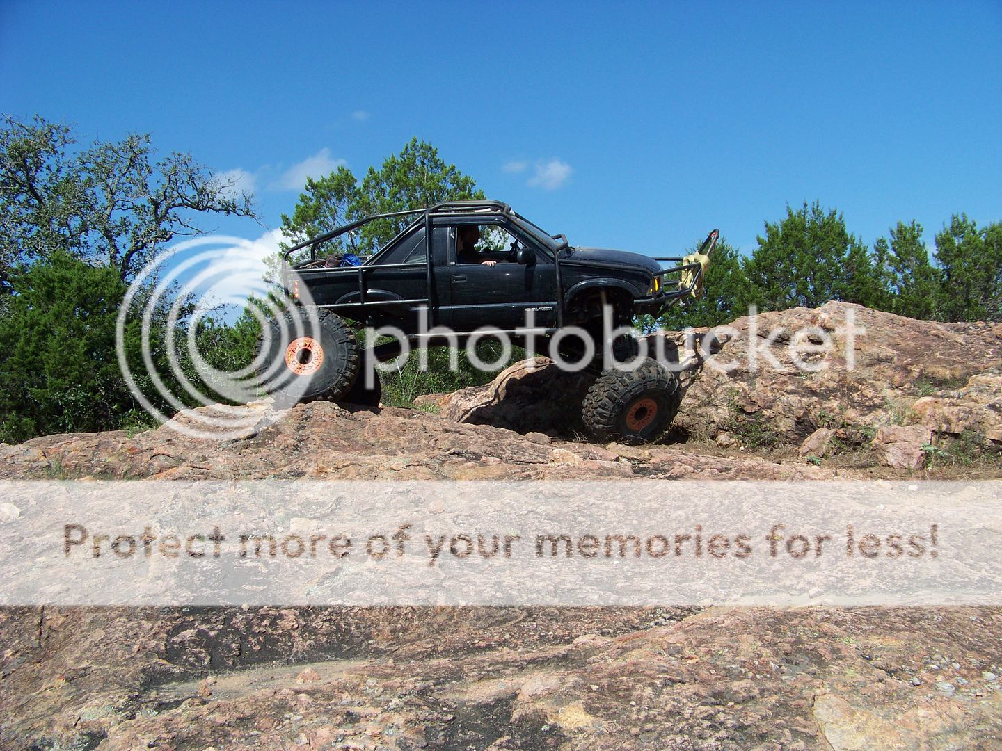 Huge very capable rockcrawler setup and ready to go. | Pirate 4x4